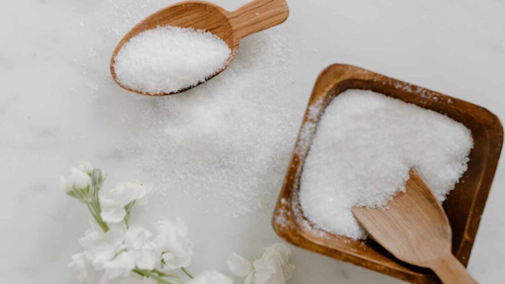 The Ultimate Guide to Detox Baths - Naturally Chaotic
